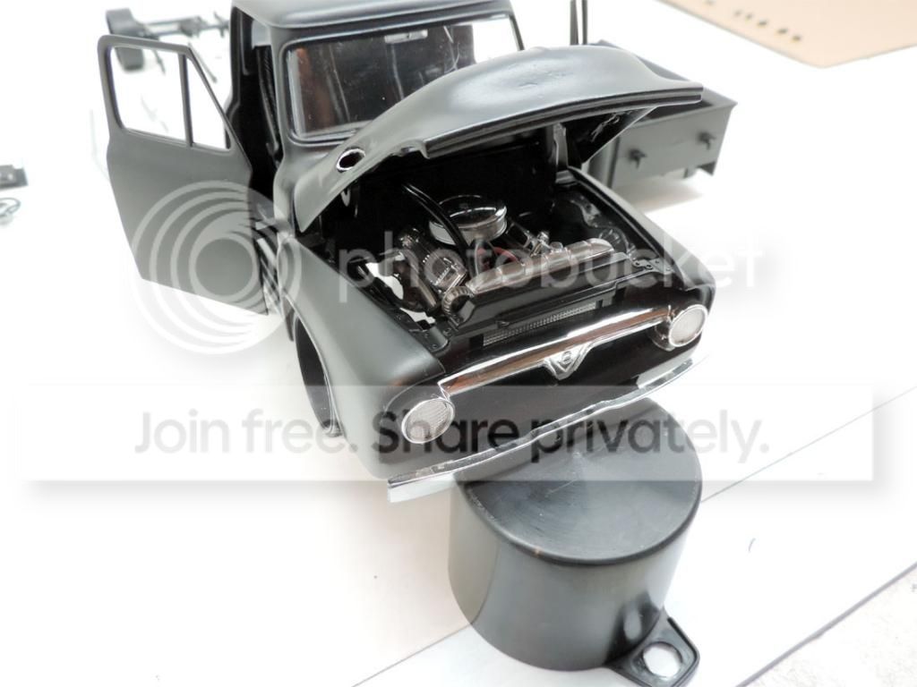 Custom #019 *** : Expendables Ford F100 custom | DiecastXchange Forum